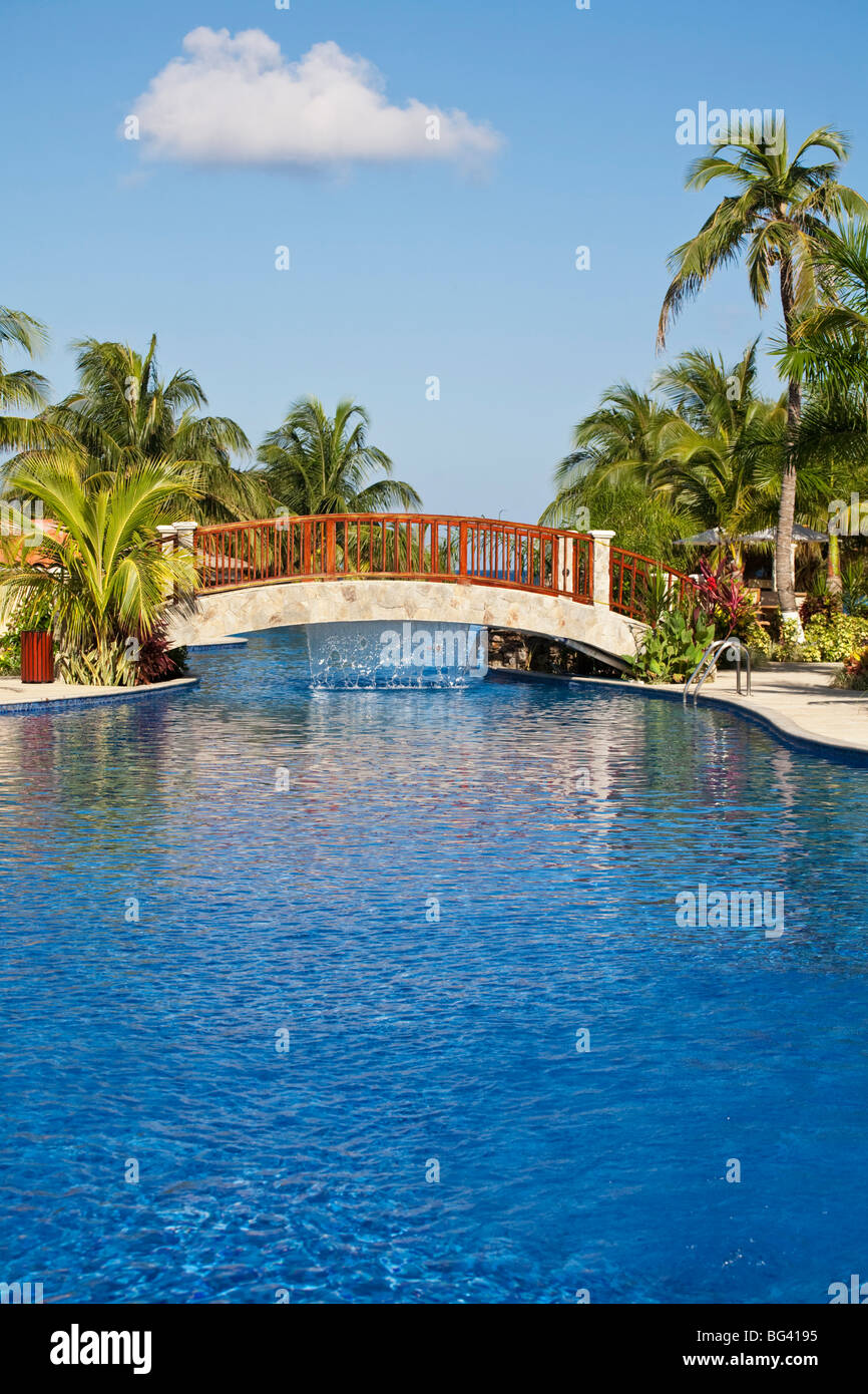 Honduras, Bay Islands, Roatan, West Bay, Paradise Beach Club Stock ...