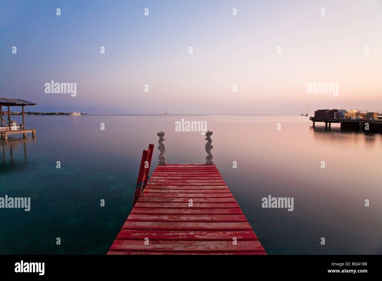 Red sunset islands hi-res stock photography and images - Alamy