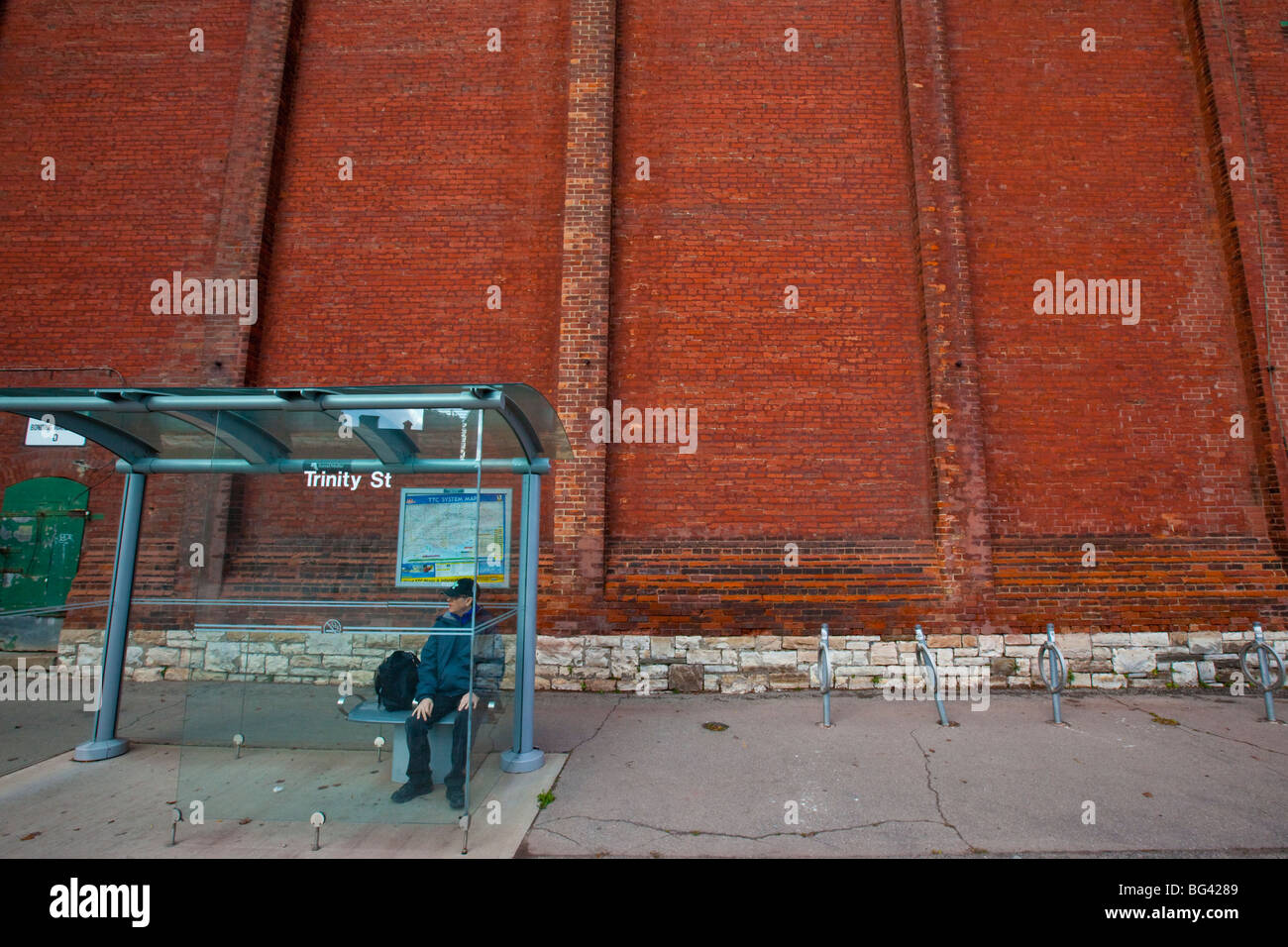 Canada bus stop hi-res stock photography and images - Alamy