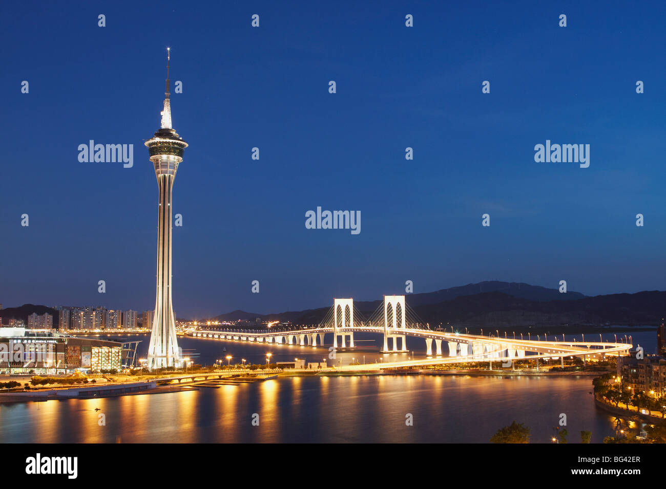 Macau tower hi-res stock photography and images - Alamy