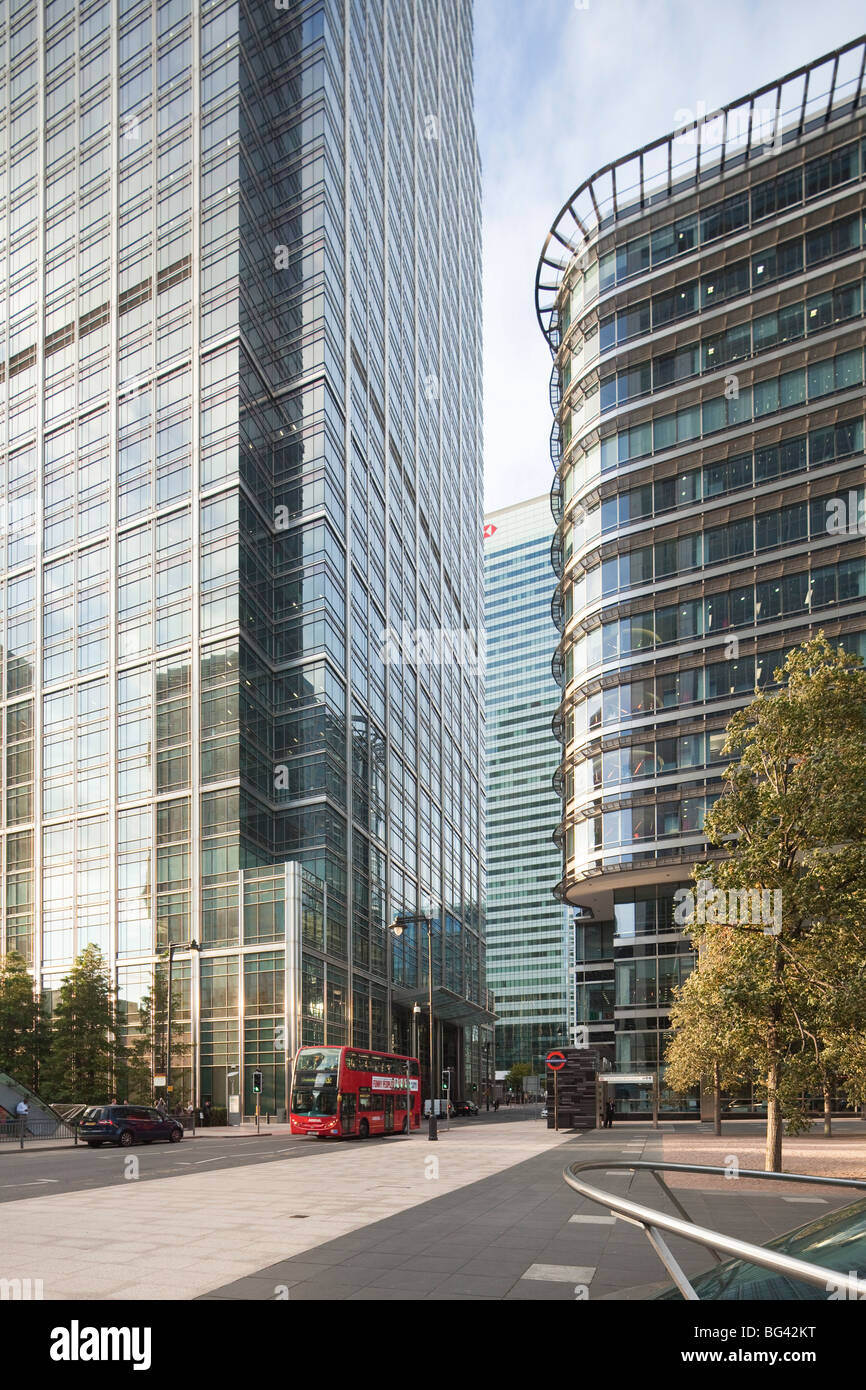 London docklands buildings hi-res stock photography and images - Alamy