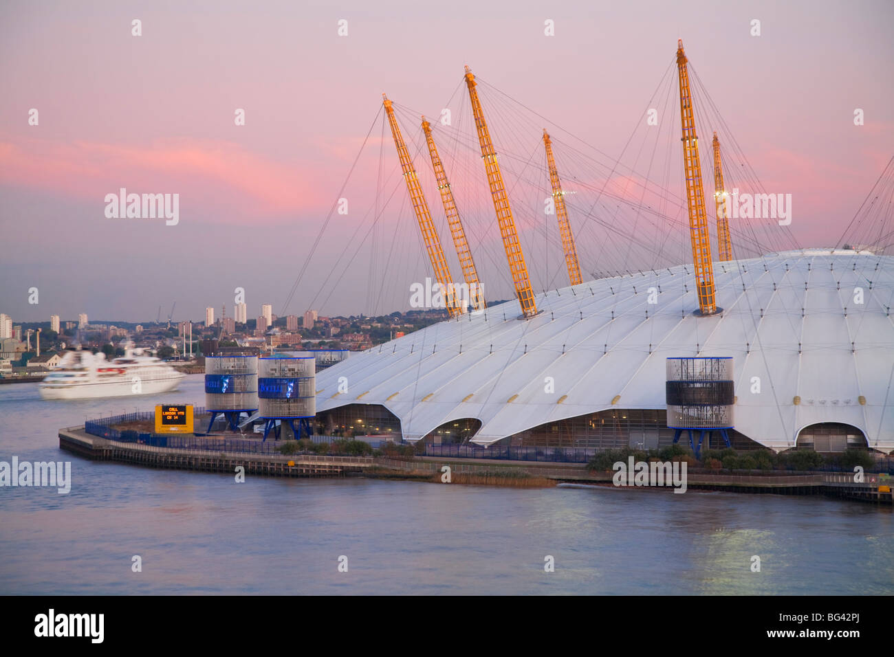 O2 dome ariel hi-res stock photography and images - Alamy