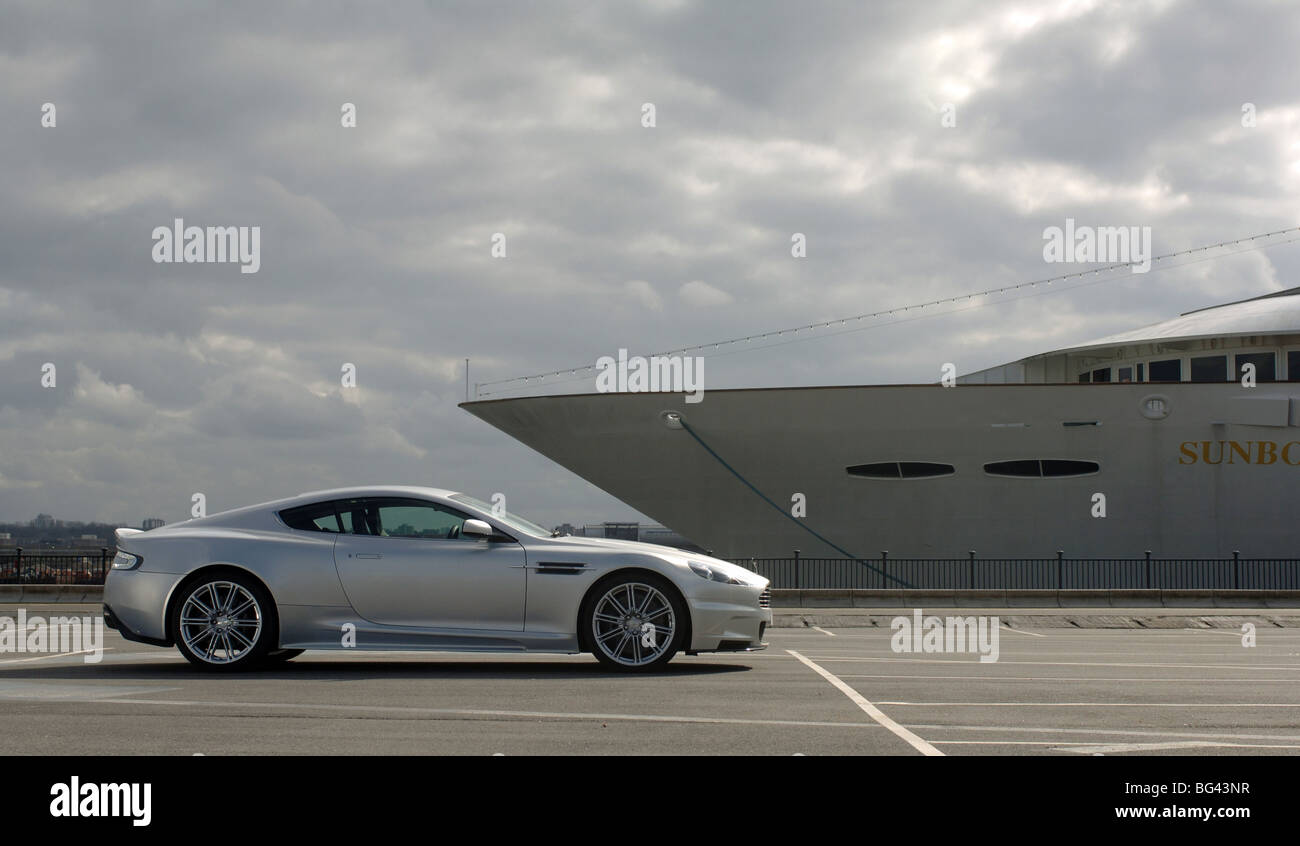 James bond aston martin dbs hi-res stock photography and images - Alamy