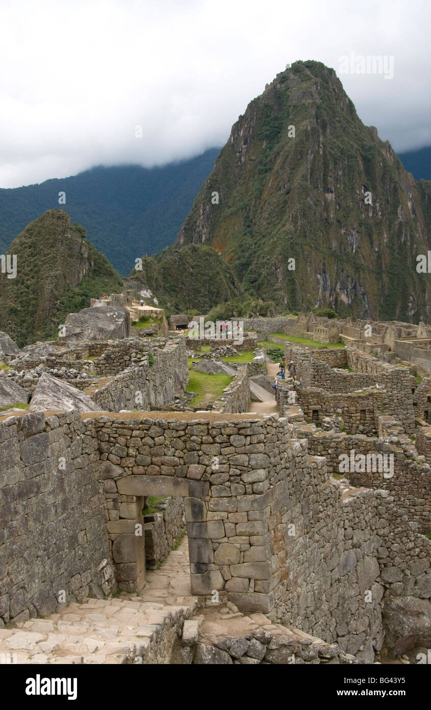 Ancient doorway to the city, Machu Picchu, UNESCO World Heritage Site ...