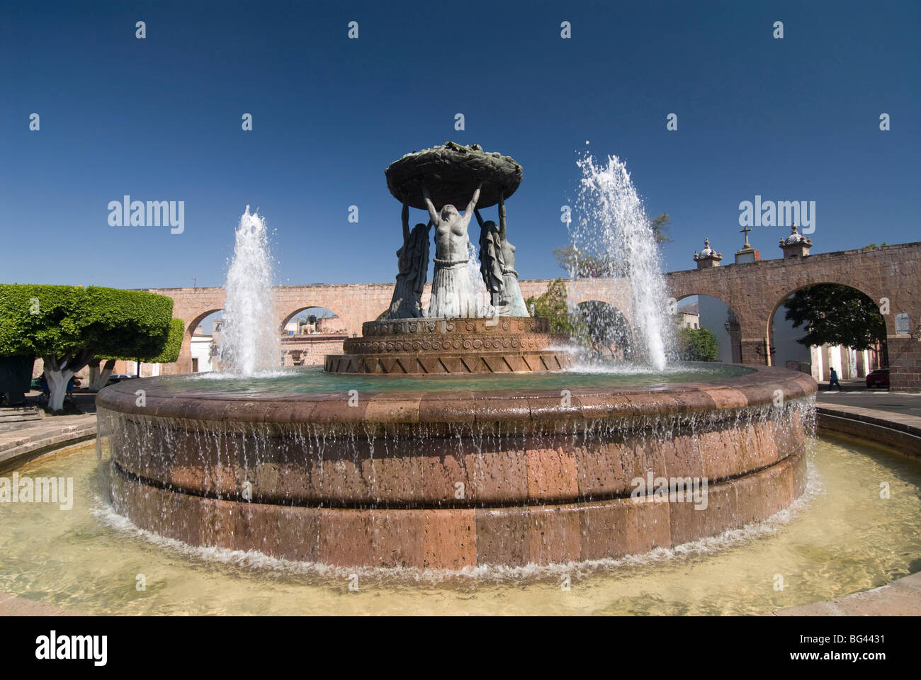 Fuente Las Tarasca, a famous fountain, Morelia, Michoacan, Mexico ...
