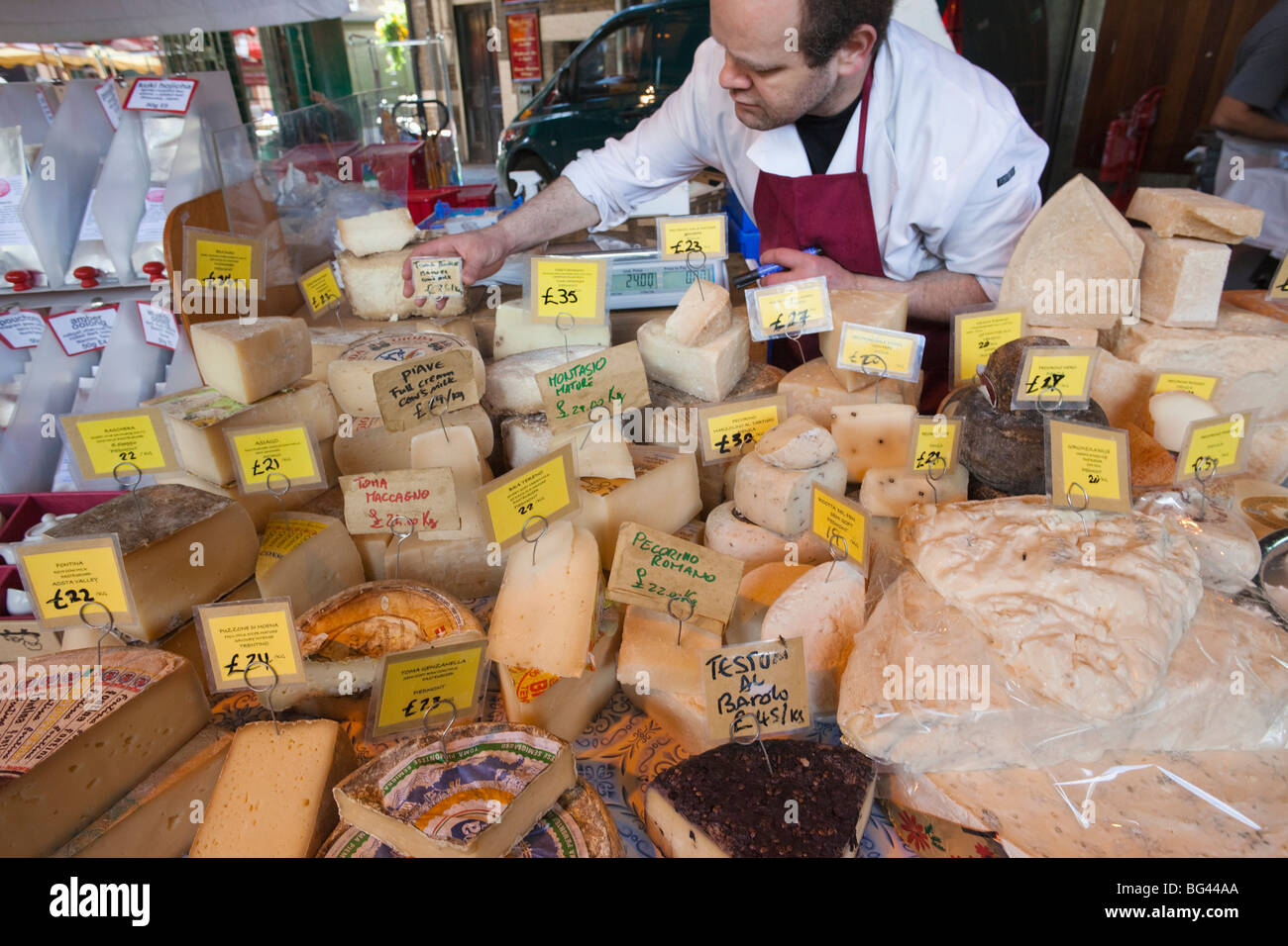 England, London, Southwark, Borough Market, Cheese Stall, Cheese ...