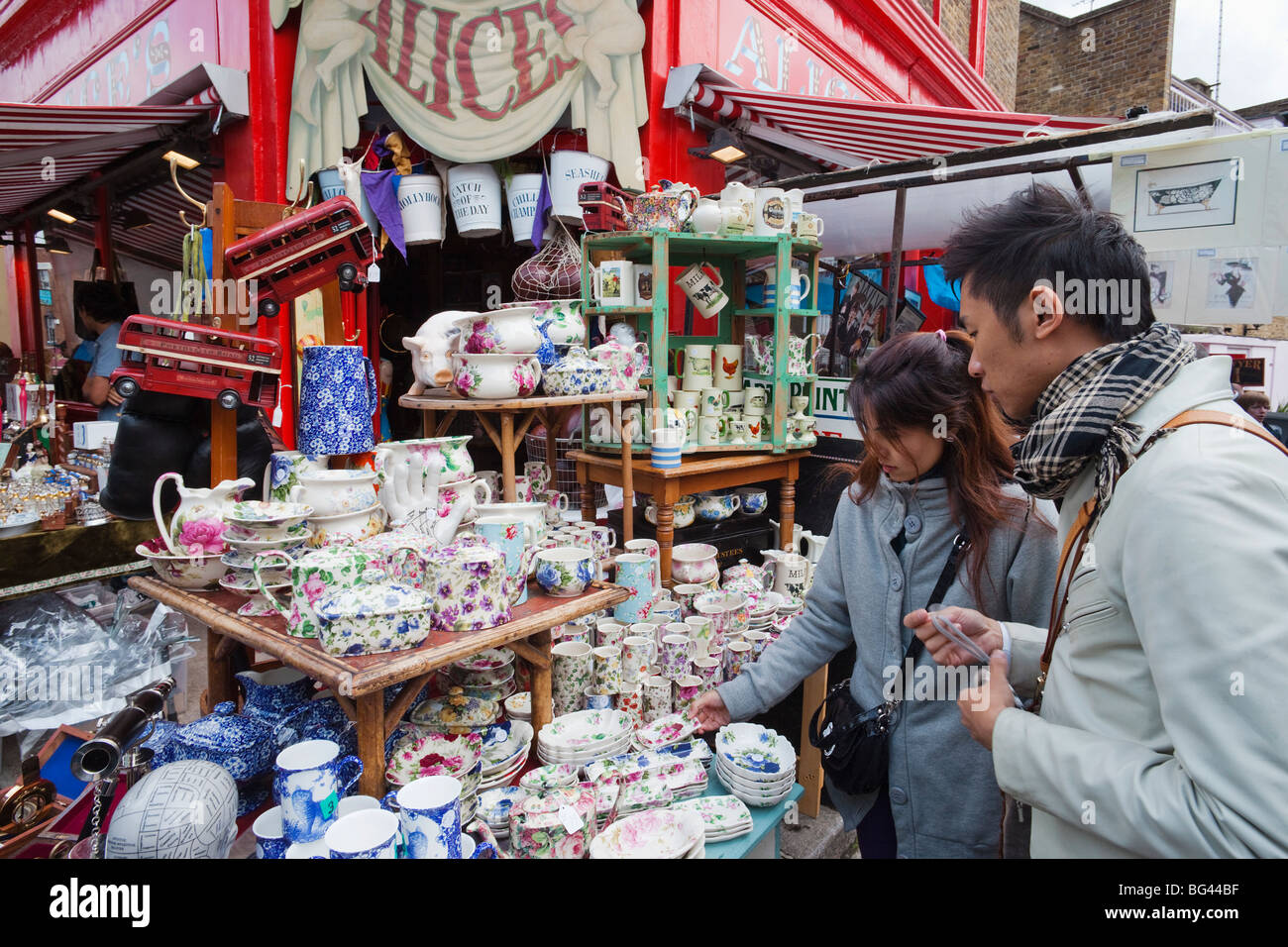 Antique stall portobello road london hi-res stock photography and ...