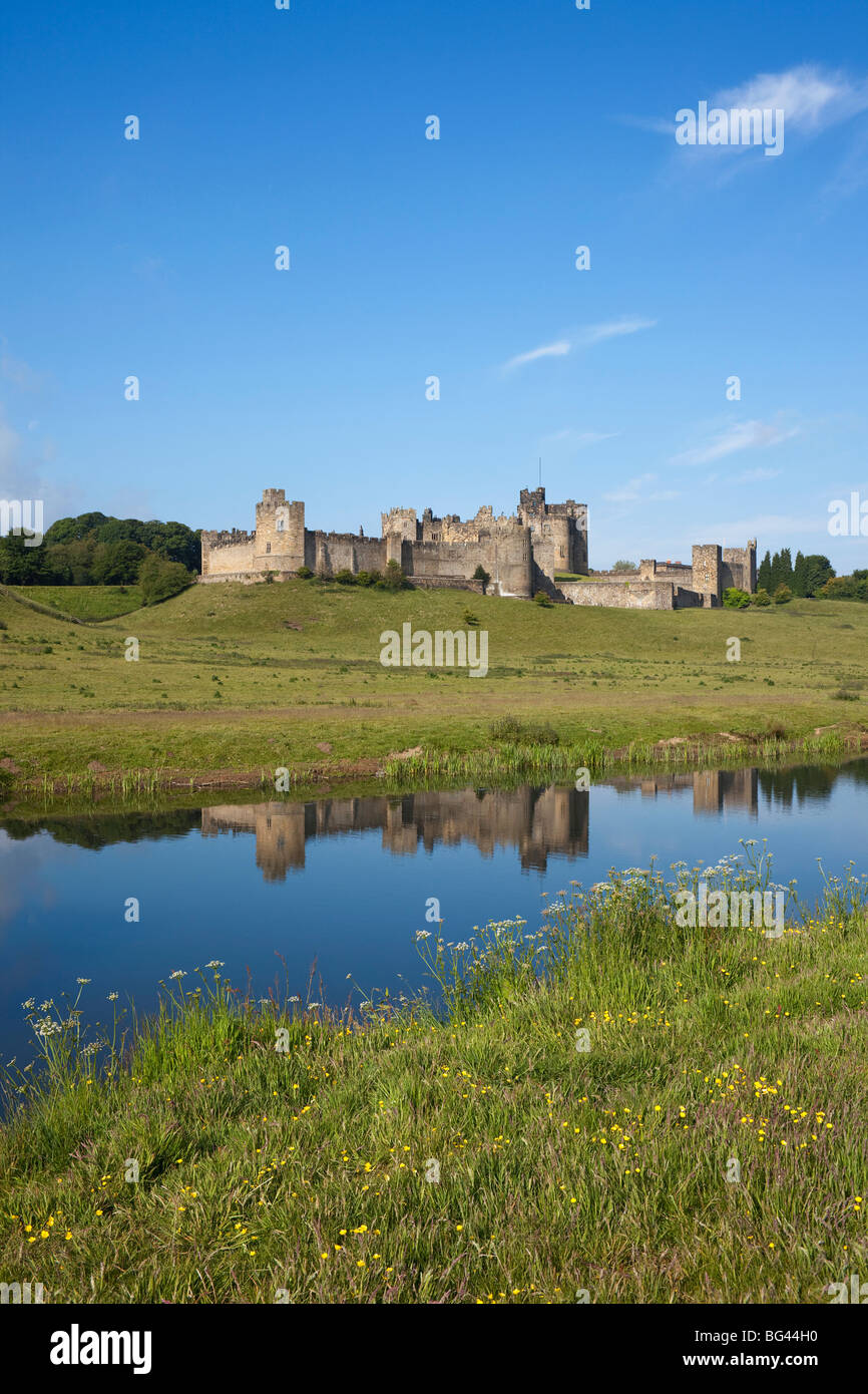 Northumberland english medieval castles england uk hi-res stock ...