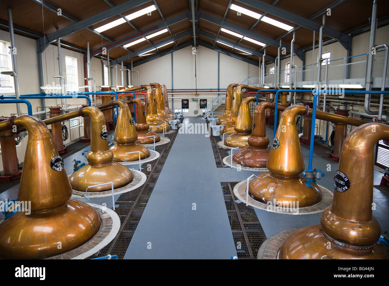 Scotland distillery interior hi-res stock photography and images - Alamy