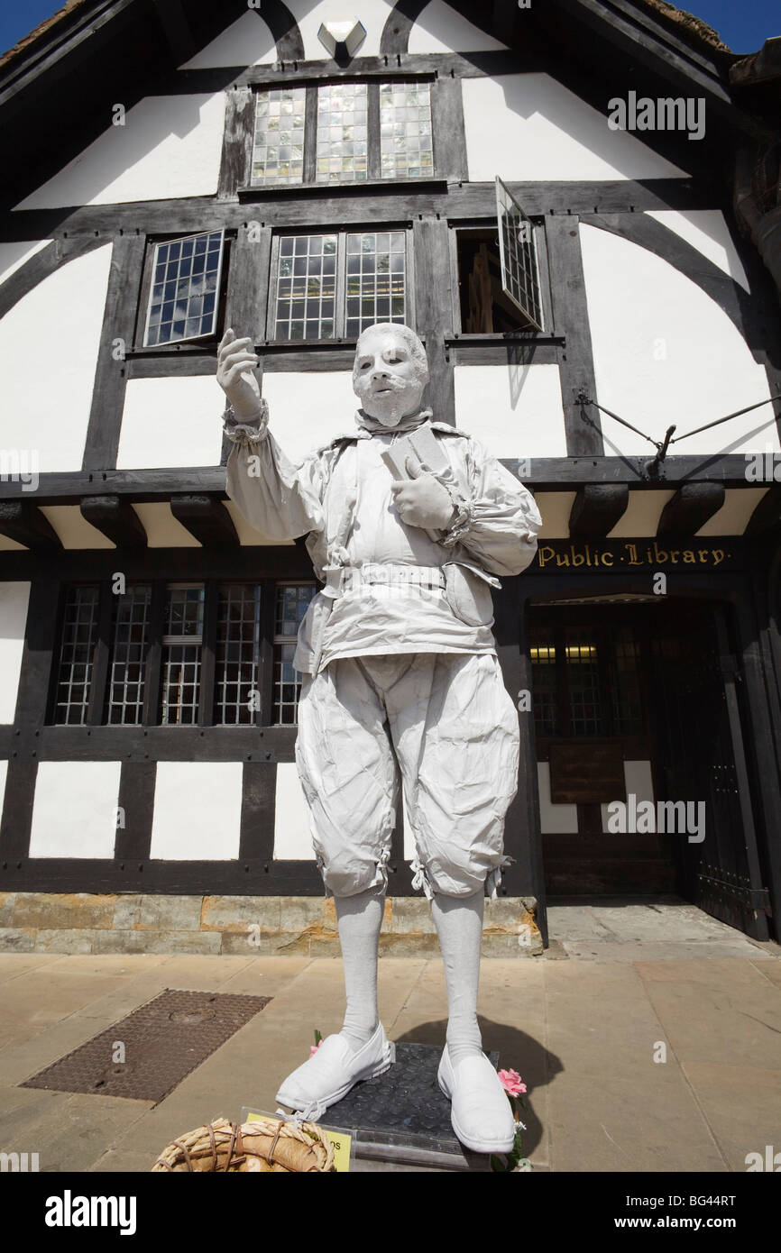 England, Warwickshire, Stratford upon Avon, Human Statue of Shakespeare ...