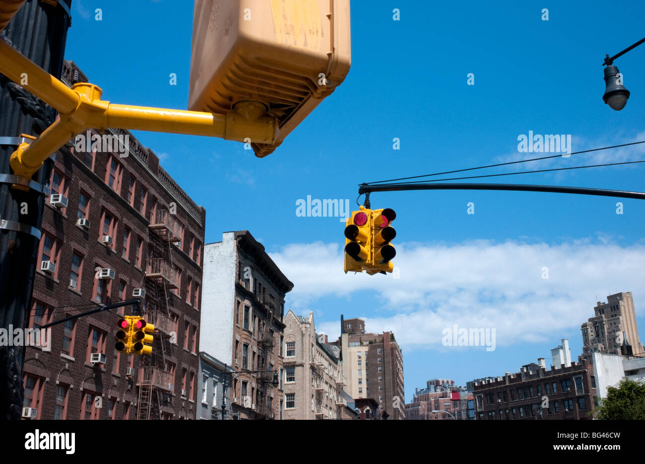 Traffic lights in intersection hi-res stock photography and images - Alamy