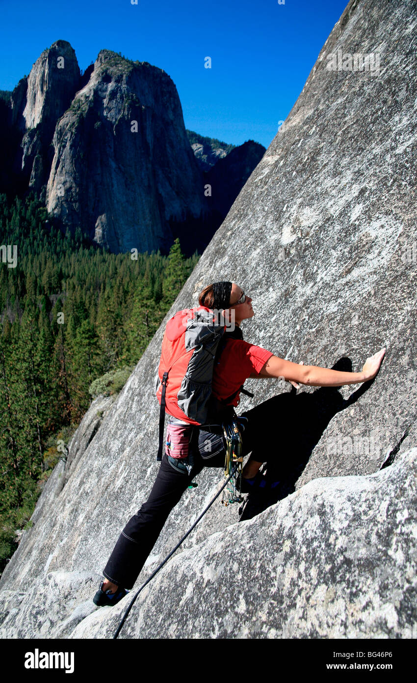 Climber scaling el capitan yosemite hi-res stock photography and images ...