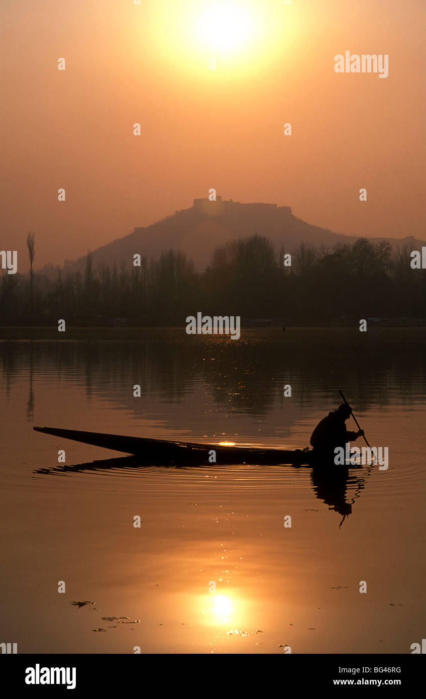 Nigeen lake hi-res stock photography and images - Alamy
