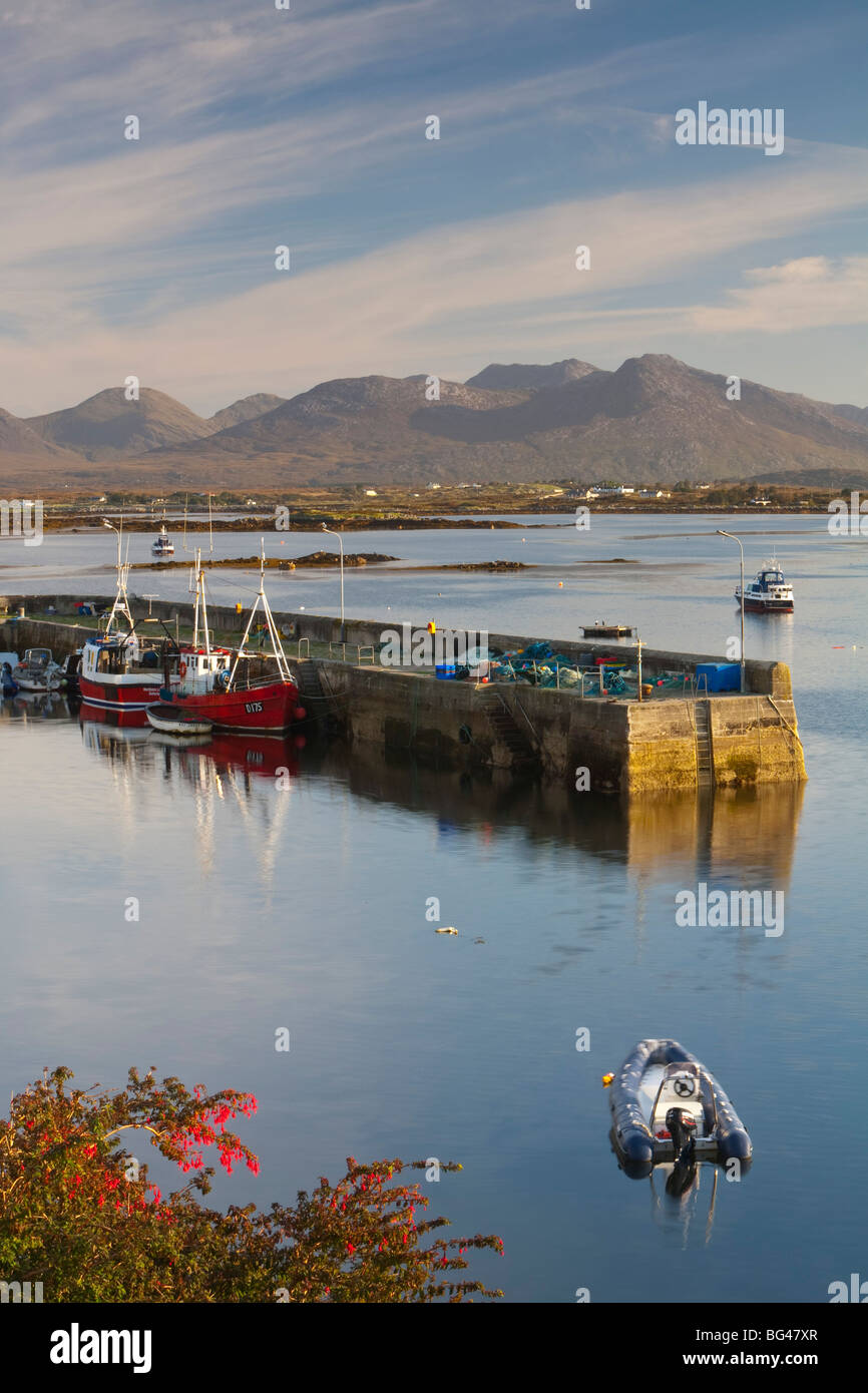 Roundstone hi-res stock photography and images - Alamy