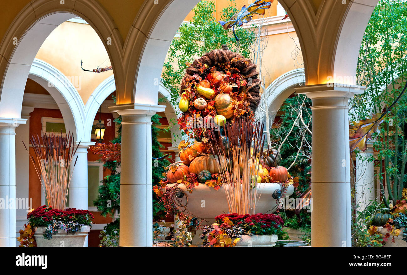 Bellagio hotel lobby hi-res stock photography and images - Alamy