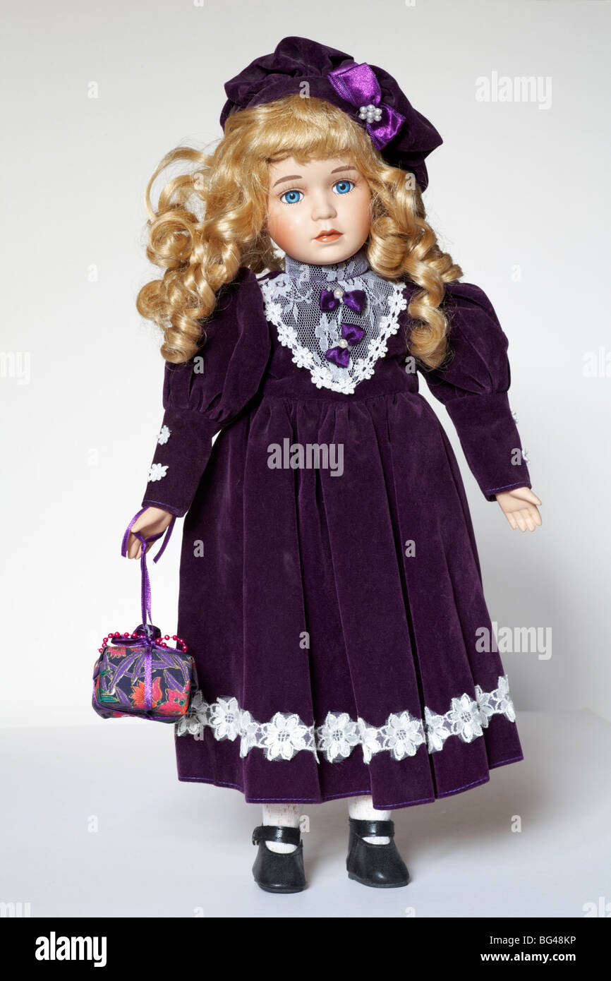 Porcelain doll hi-res stock photography and images - Alamy