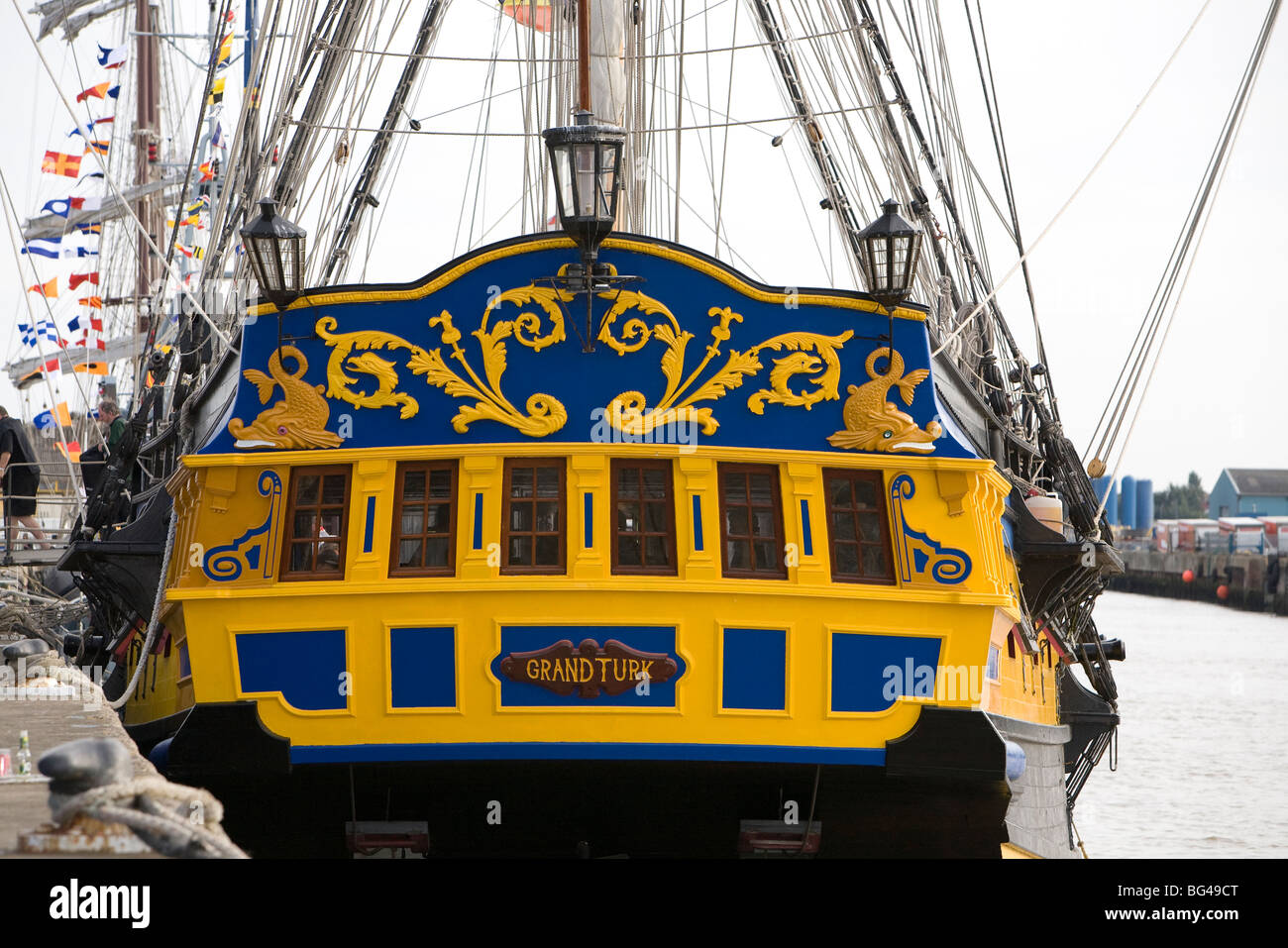 18th century frigate hi-res stock photography and images - Alamy