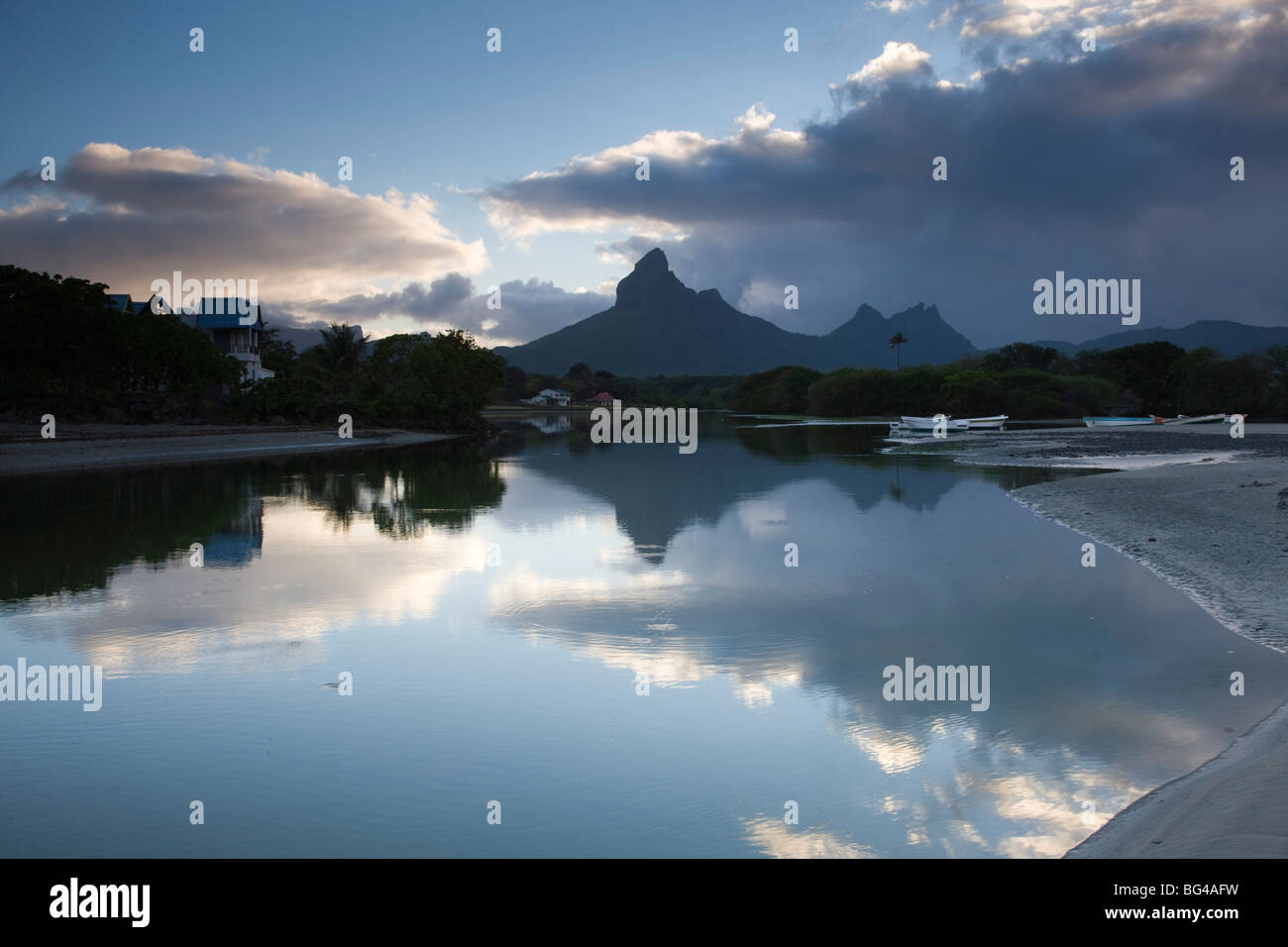 Rempart mountain mauritius hi-res stock photography and images - Alamy