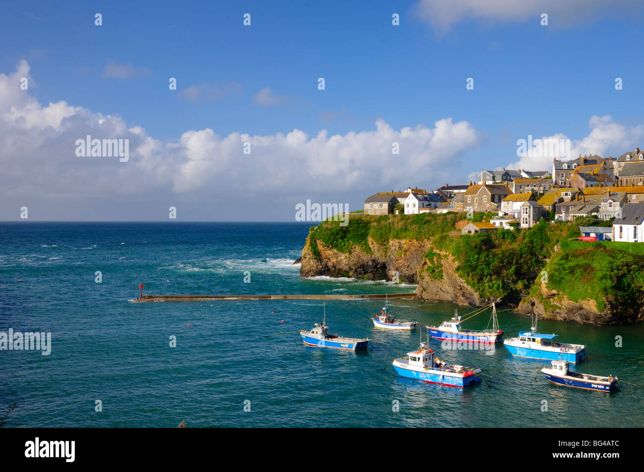 Port isaac england hi-res stock photography and images - Alamy