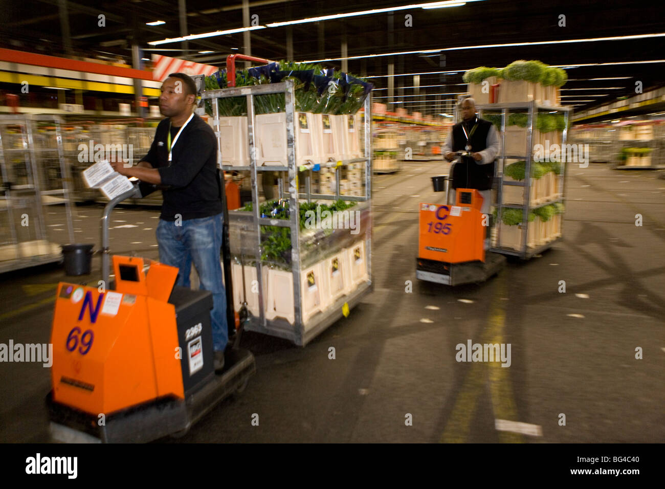 Dutch clock auction hi-res stock photography and images - Alamy