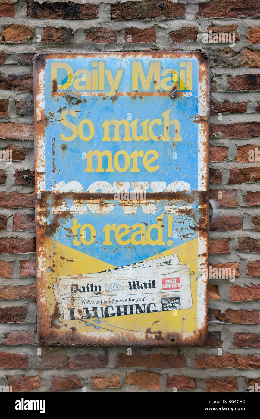 Daily Mail Newspaper Stock Photos & Daily Mail Newspaper Stock Images ...