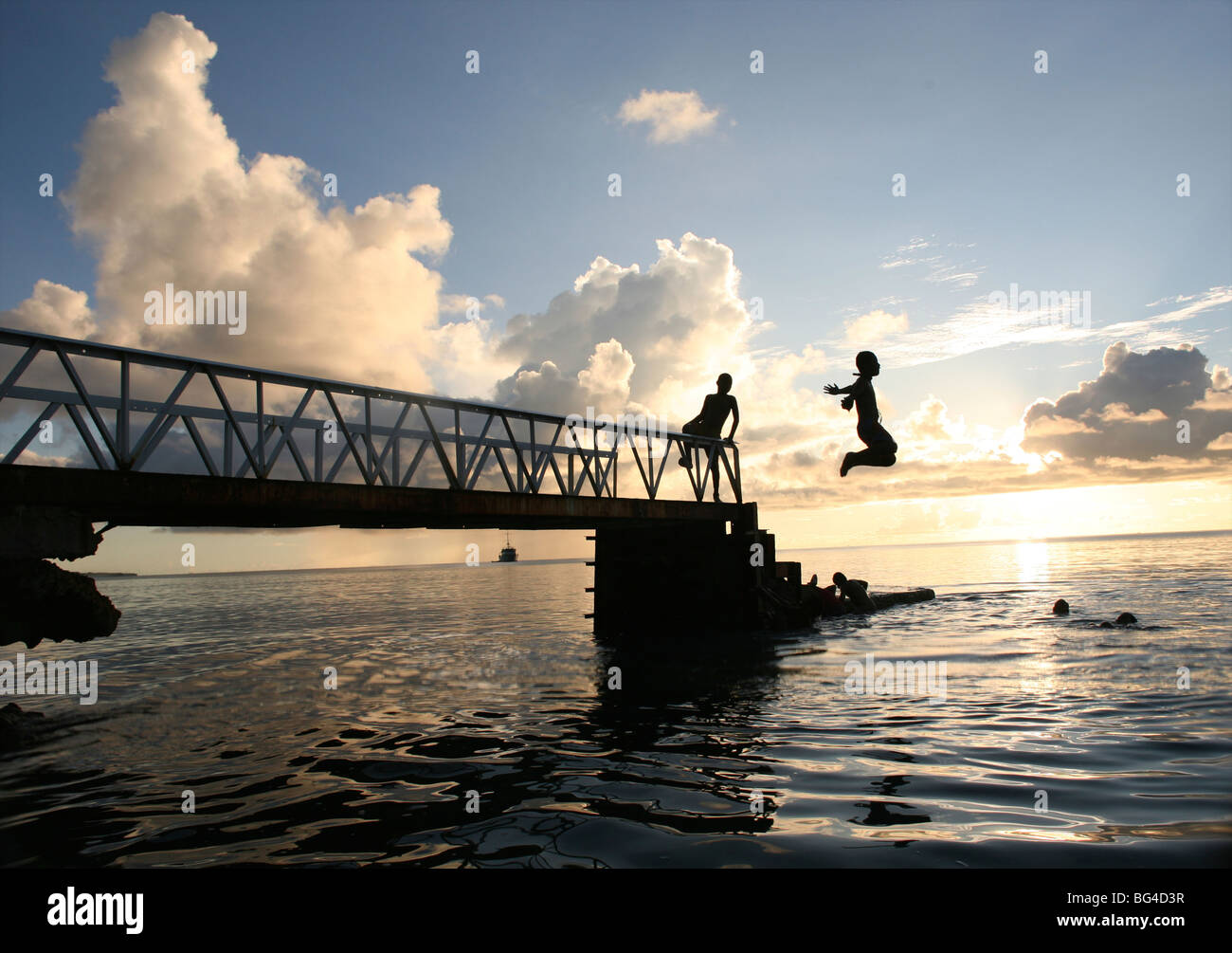 Tuvalu island in the pacific ocean threatens to disappear in the next ...