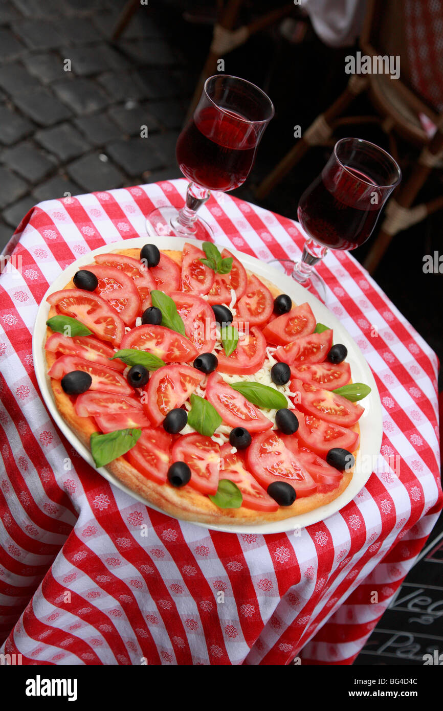 White pizza rome hi-res stock photography and images - Alamy