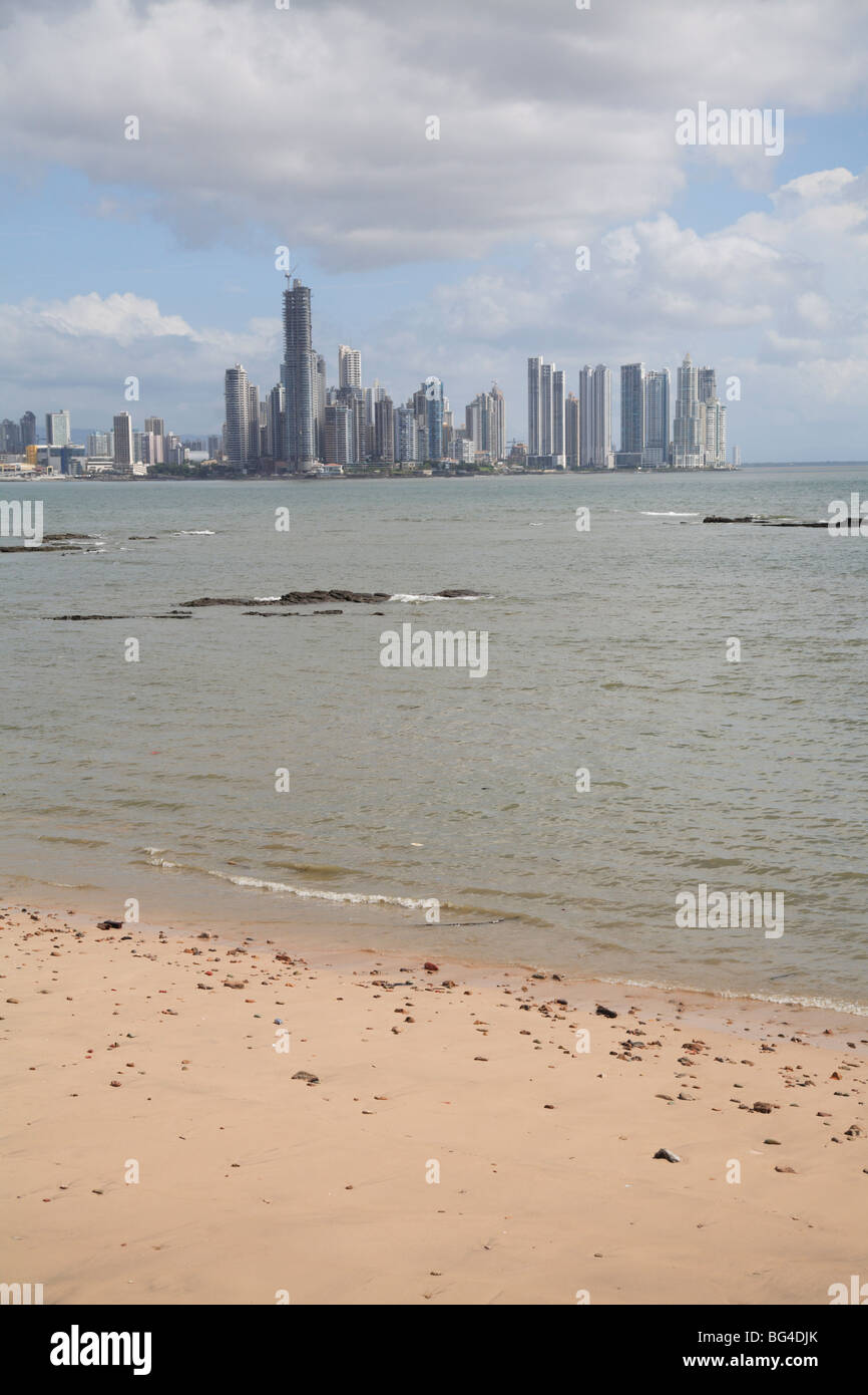 Panama beach skyline hi-res stock photography and images - Alamy