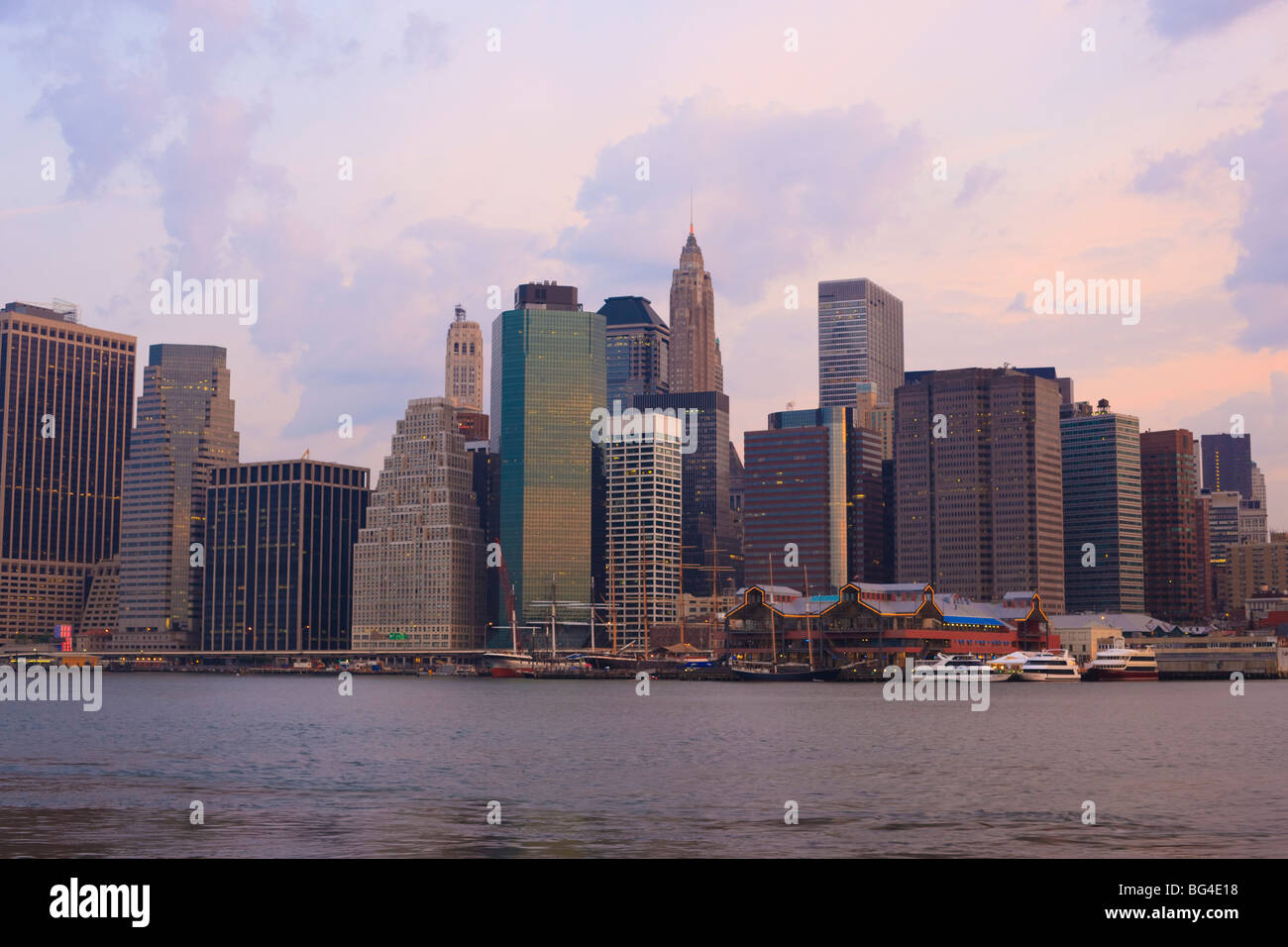 Skyline new york dawn hi-res stock photography and images - Alamy