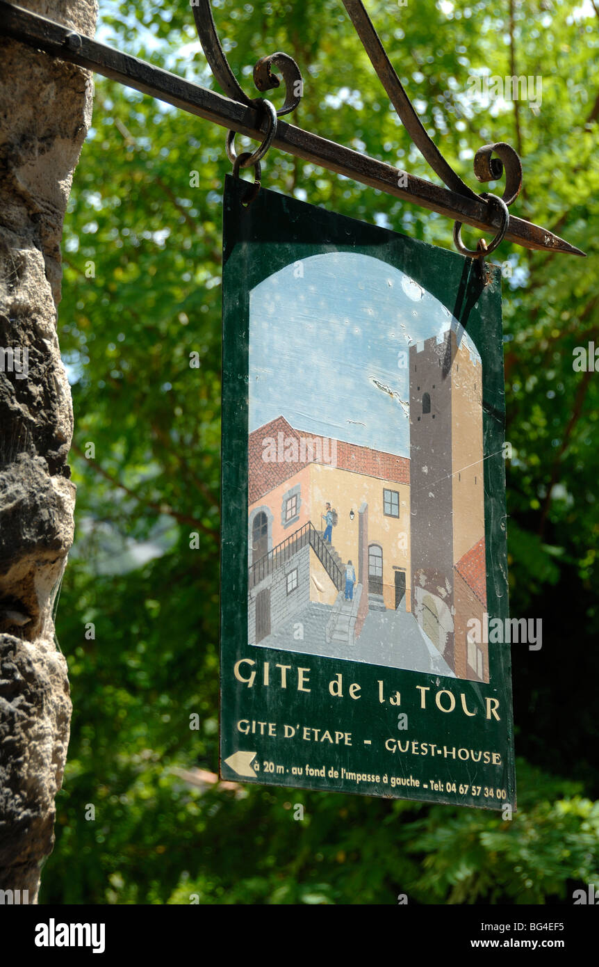 Guest house sign hi-res stock photography and images - Alamy