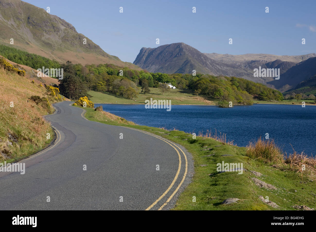 Lakeshore road in the Lake District, Cumbria, UK Stock Photo - Alamy