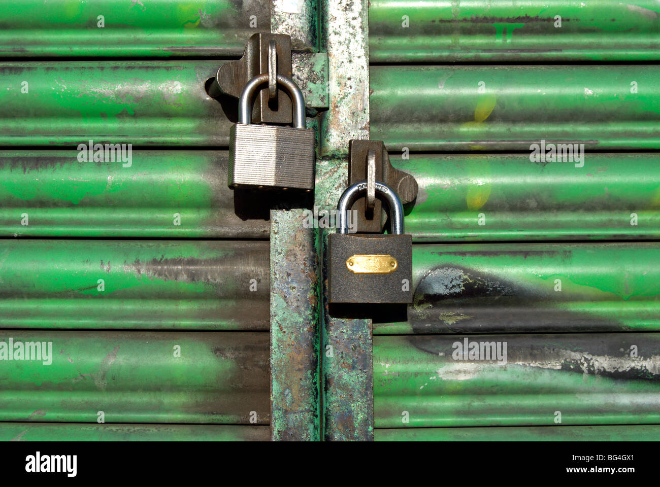 Graffiti shop shutters hi-res stock photography and images - Alamy