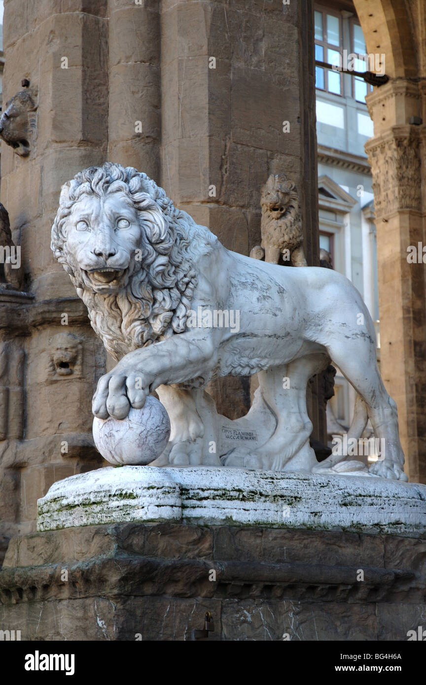 Lion in the winter horse hi-res stock photography and images - Alamy
