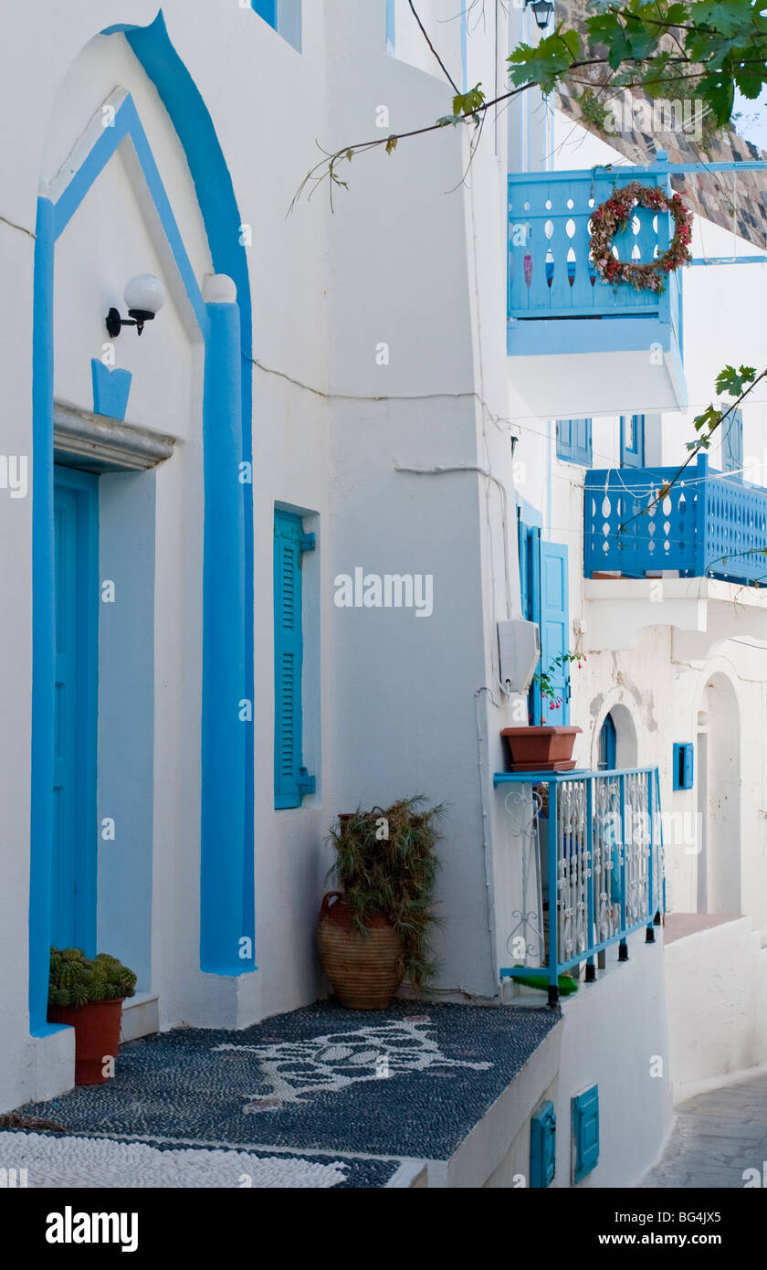 Traditional greek white painted buildings hi-res stock photography and ...