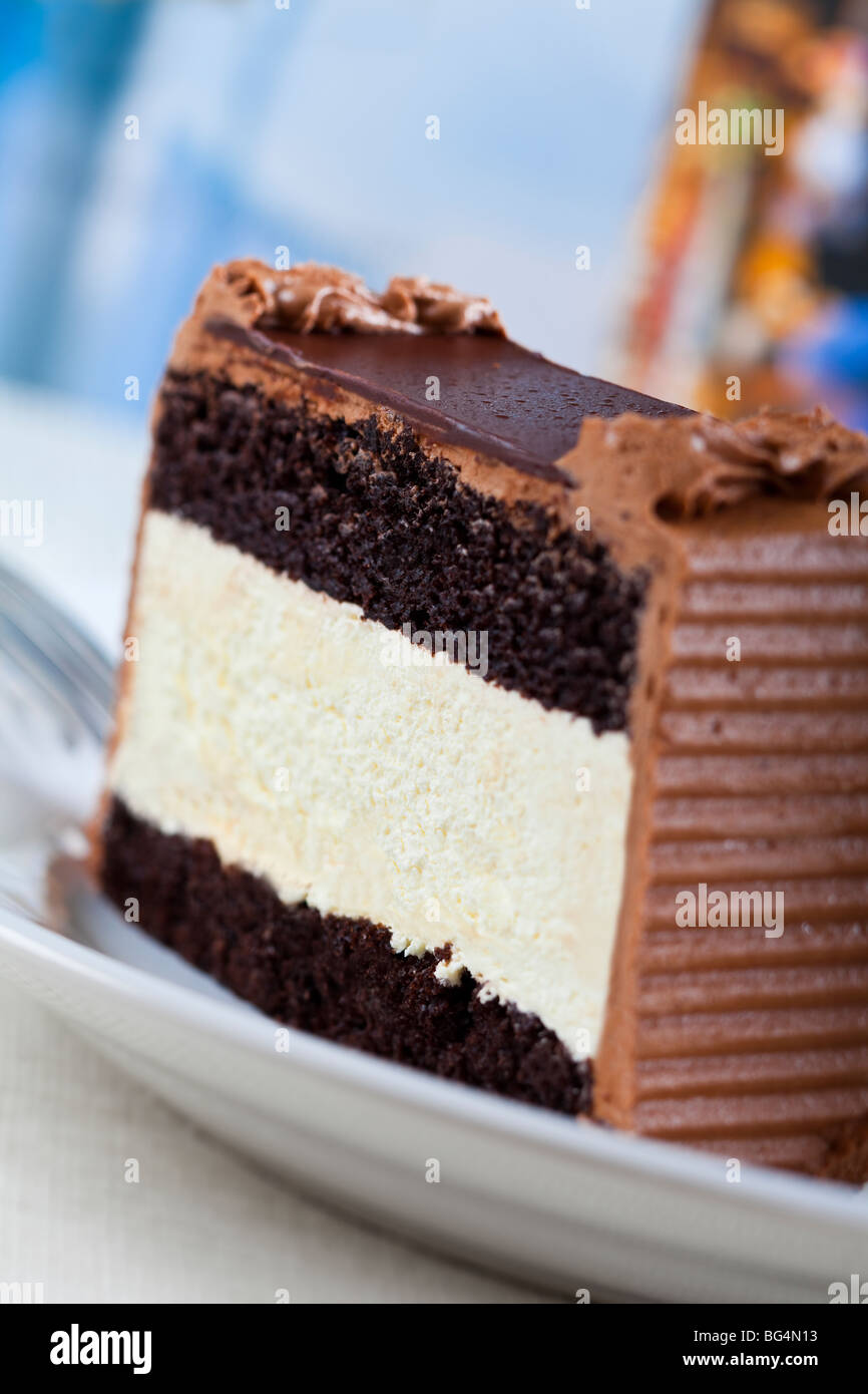 Layer cake slice hi-res stock photography and images - Alamy