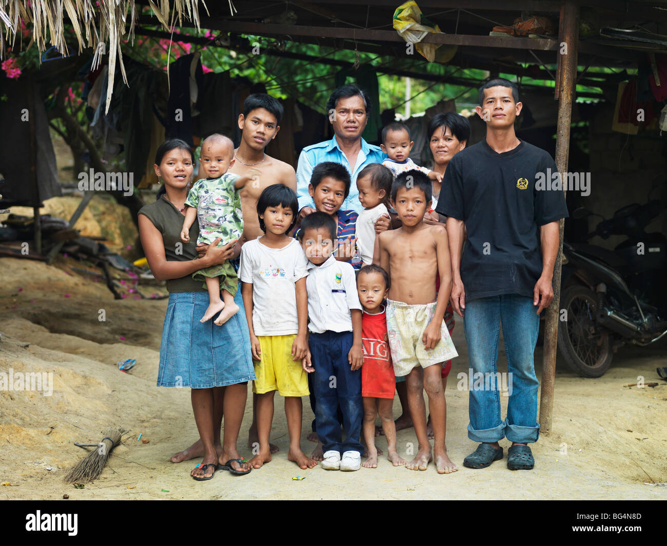 Poor family hi-res stock photography and images - Alamy