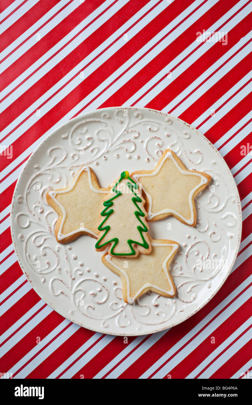 Plate of Christmas cookies Stock Photo - Alamy