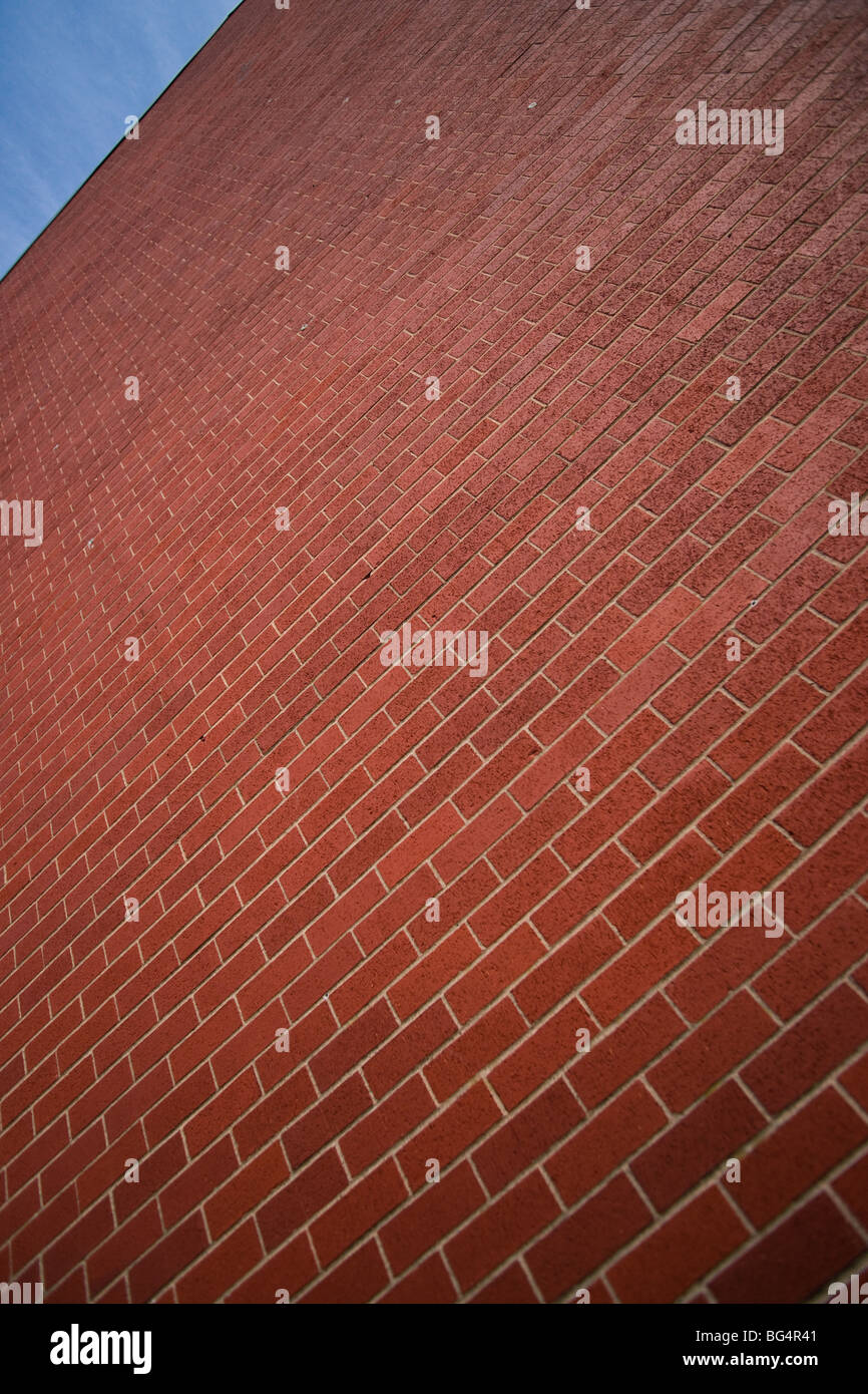 Brick wall at angle hi-res stock photography and images - Alamy