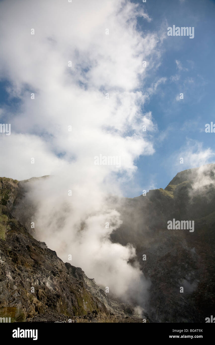 Steaming fumaroles at Siaoyoukeng in Yangmingshan National Park, Taipei ...