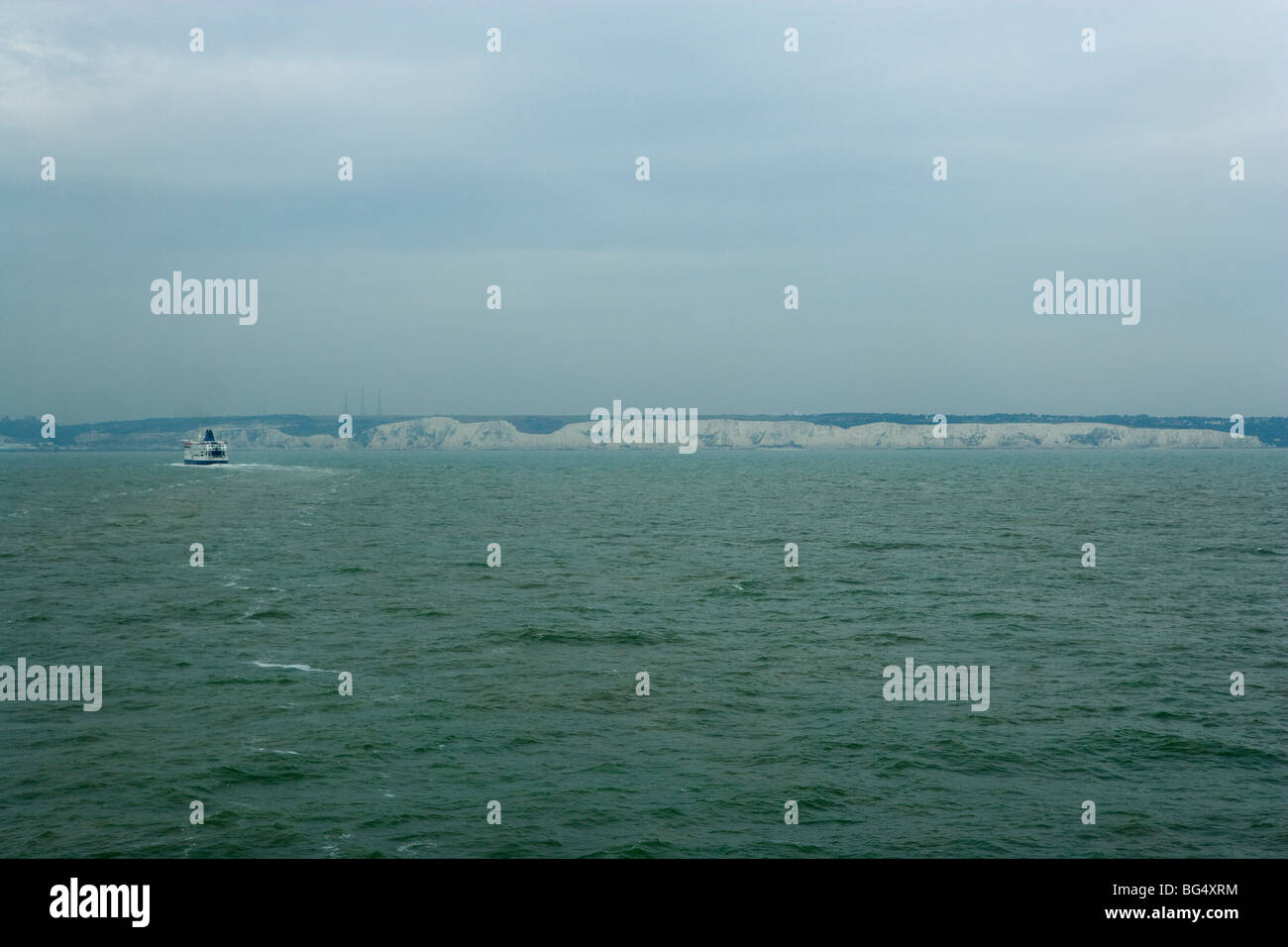 Dover English Channel sea ferry cliff cliffs clouds Stock Photo - Alamy