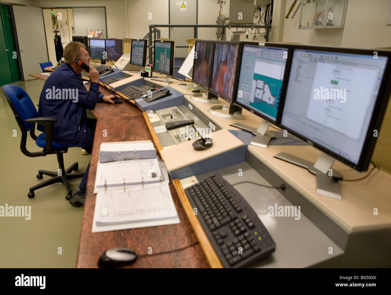 Radioactive monitor hi-res stock photography and images - Alamy