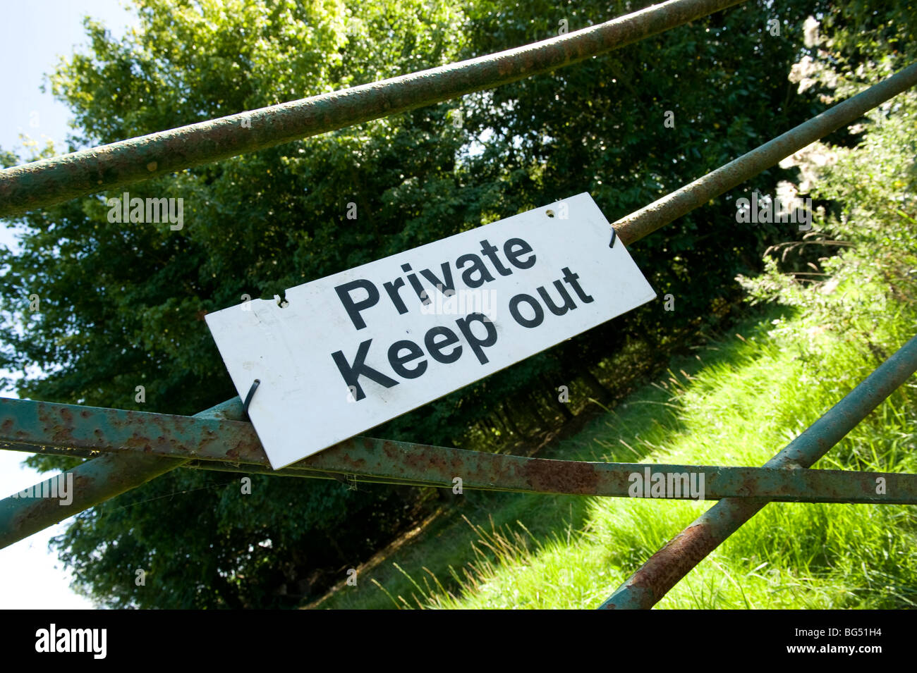Private property sign hi-res stock photography and images - Alamy