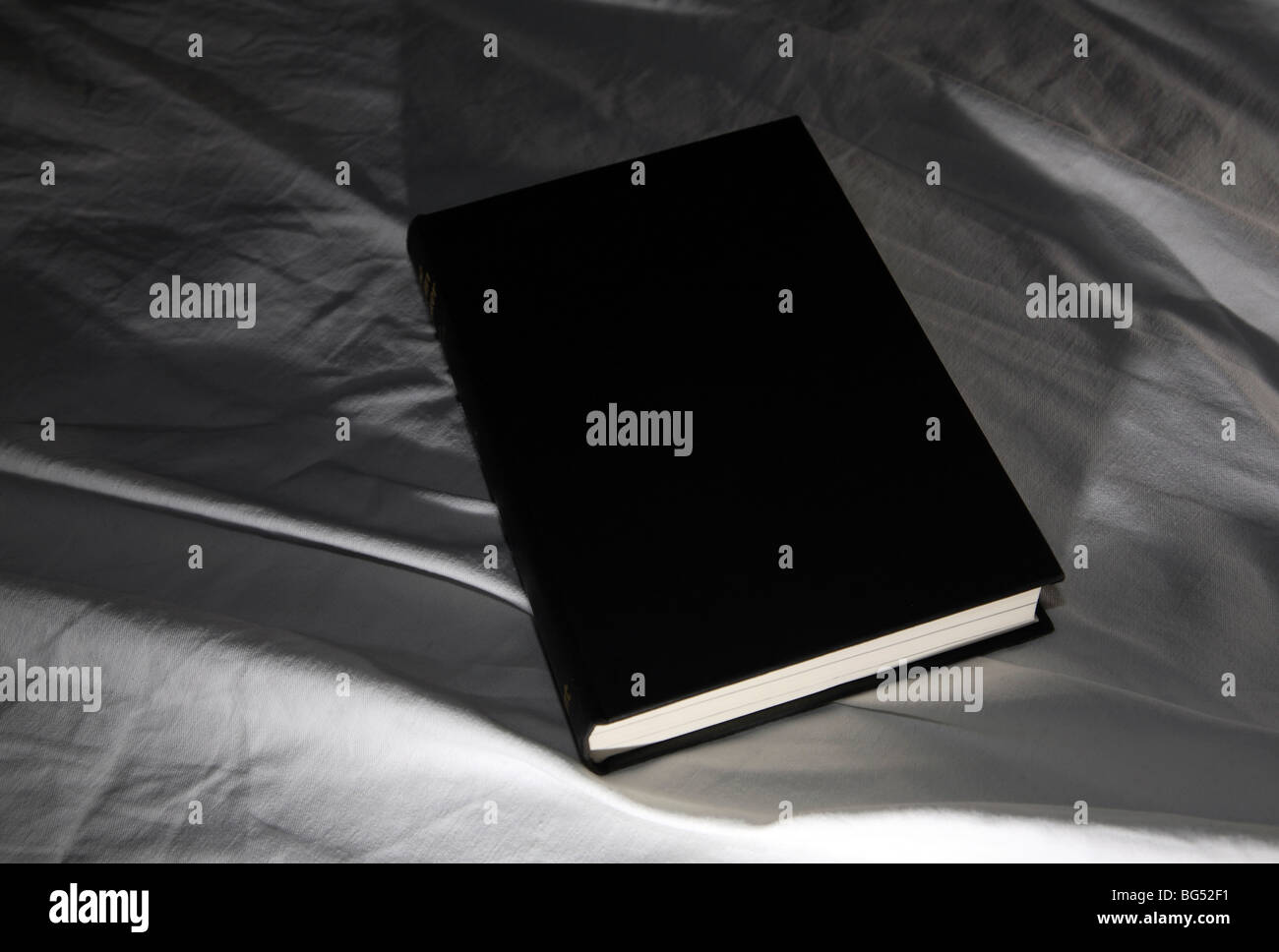 Closed book hi-res stock photography and images - Alamy