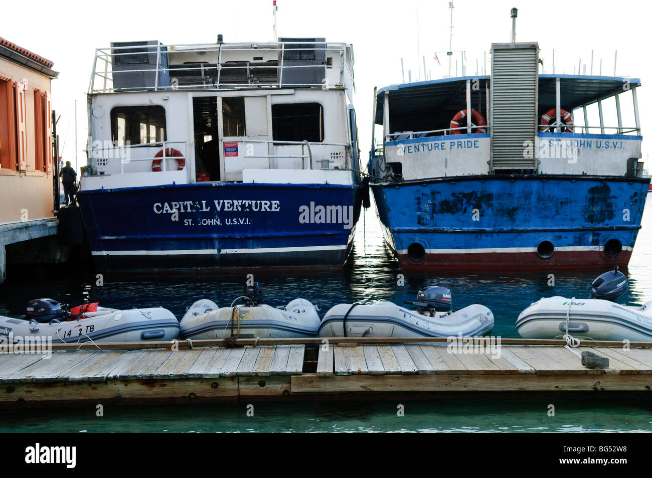 Harbor bay ferry terminal hi-res stock photography and images - Alamy