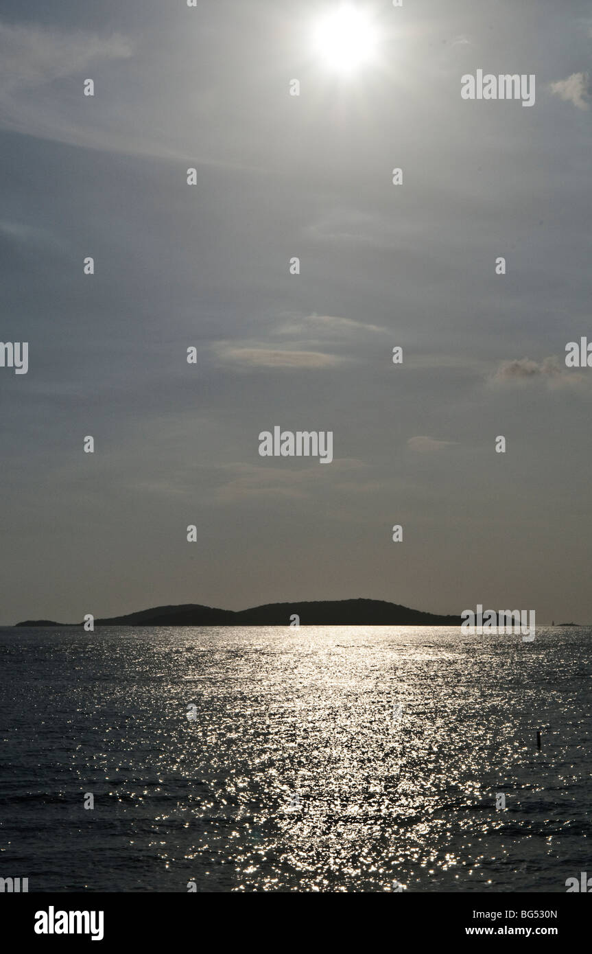 Reflecting sun on ocean water hi-res stock photography and images - Alamy