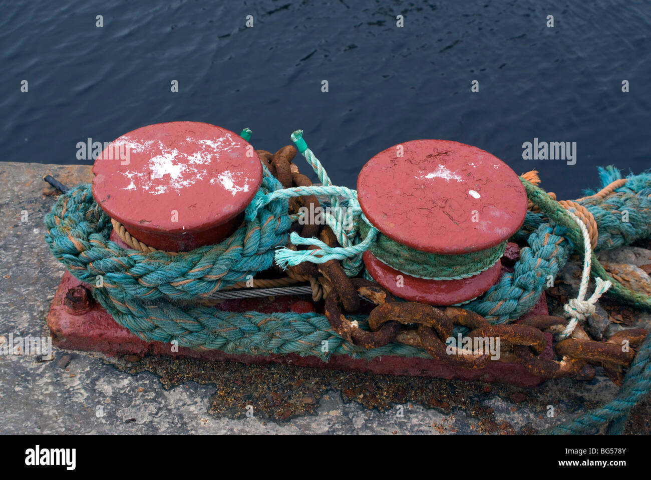 Moorings for boats in a Scottish harbour Stock Photo - Alamy