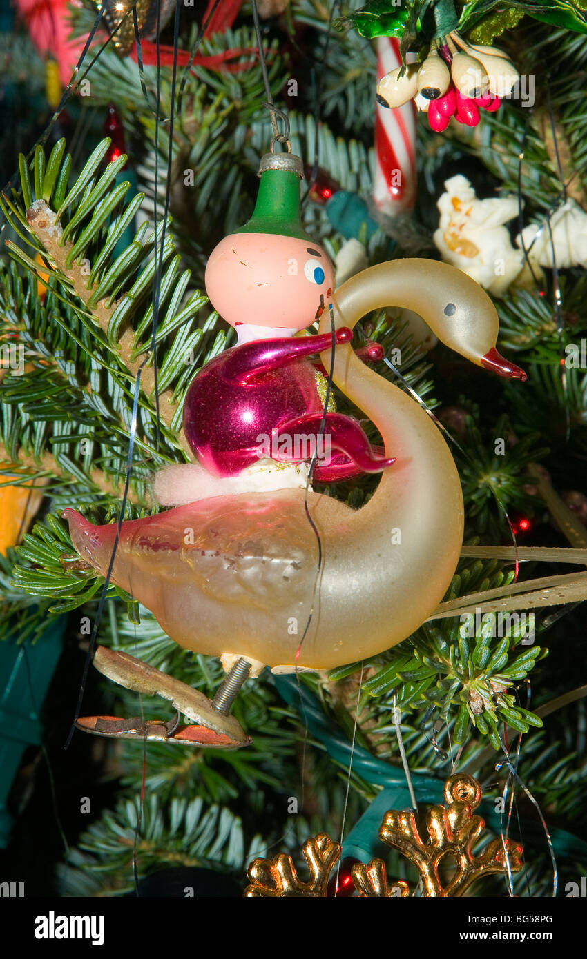 Swan christmas hi-res stock photography and images - Alamy