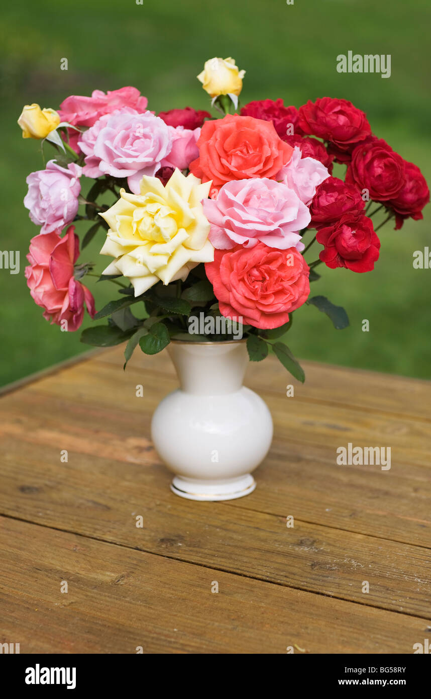 Pink porcelain pot hi-res stock photography and images - Alamy