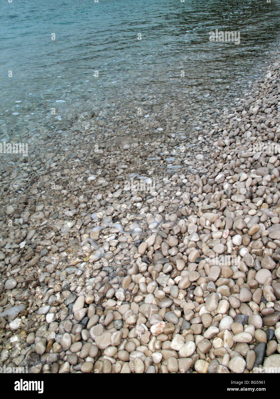 Pebbled beaches hi-res stock photography and images - Alamy