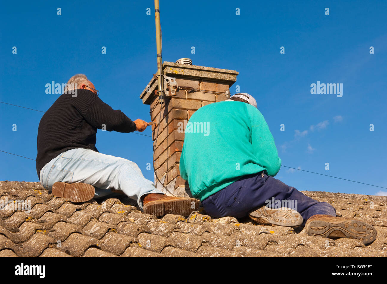 Pointing joints hi-res stock photography and images - Alamy